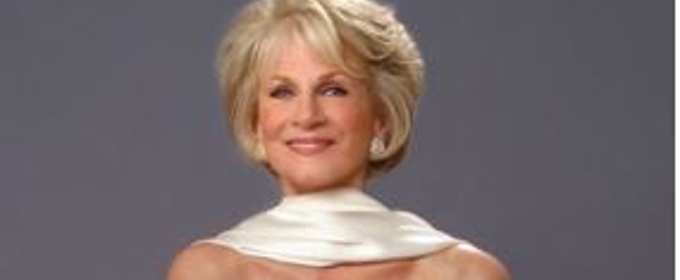 Singer Tonia Tecce Returns To NYC Cabaret With A COCKEYED OPTIMIST