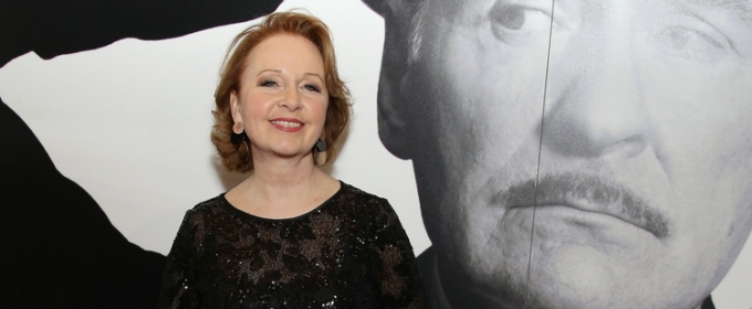 PRESENT LAUGHTER's Kate Burton Signs on for 'SONNET SLAM' in Central Park