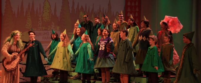 Photos: First Look - THE MOST MISERABLE CHRISTMAS TREE Grows in Brooklyn