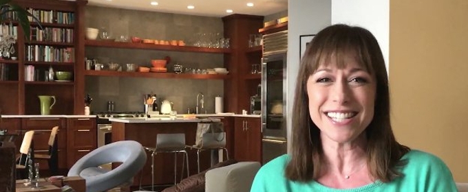 VIDEO: Broadway Alum Paige Davis Returns as Host of TRADING SPACES Reboot