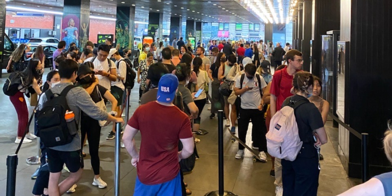 Photos: Stans Turn Out As The KPOP Box Office Opens At Circle In the ...