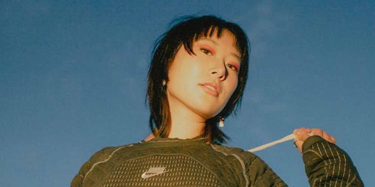 Watch Caro Juna's 'Unalone' Video