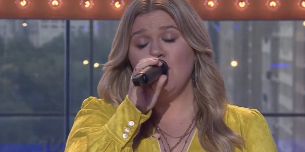 Video Kelly Clarkson Covers Losing My Mind From Stephen Sondheim S