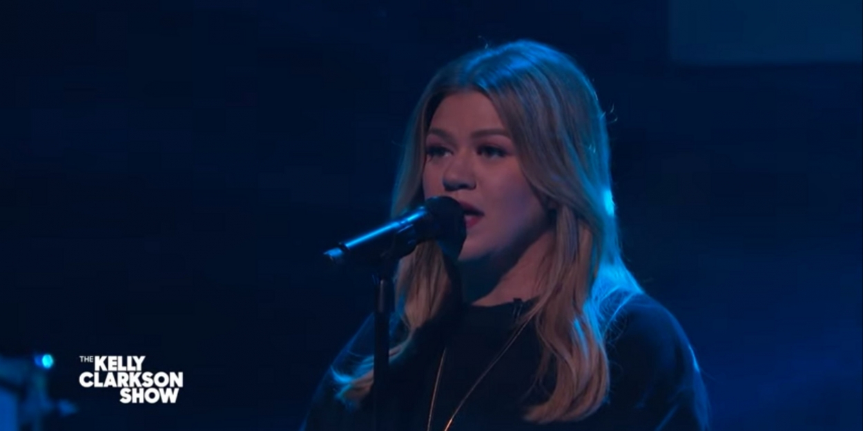 VIDEO: Kelly Clarkson Covers 'Blue Bayou'