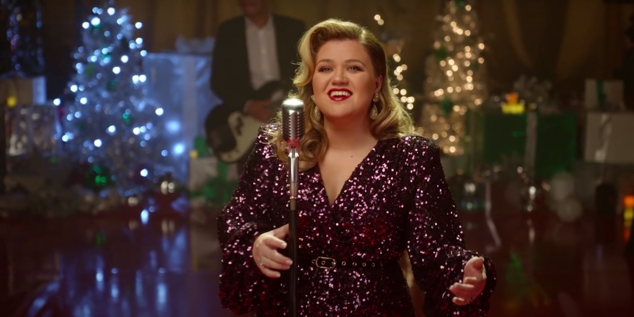 VIDEO: Kelly Clarkson Sings 'Merry Christmas Baby' From NBC Holiday Special