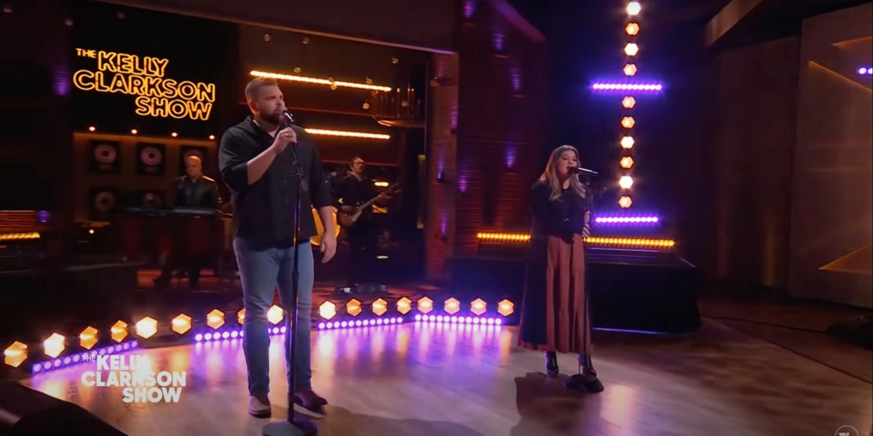 VIDEO: Kelly Clarkson & Jake Hoot Perform 'I Would've Loved You'
