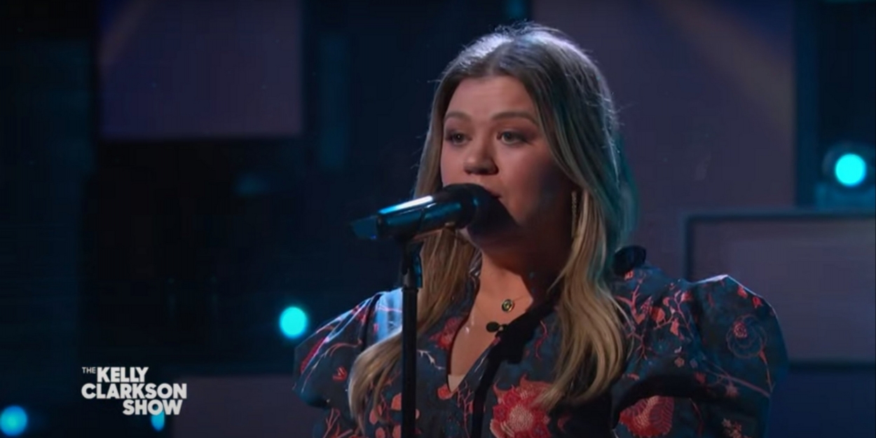VIDEO: Kelly Clarkson Covers 'Blue Eyes Crying In The Rain'