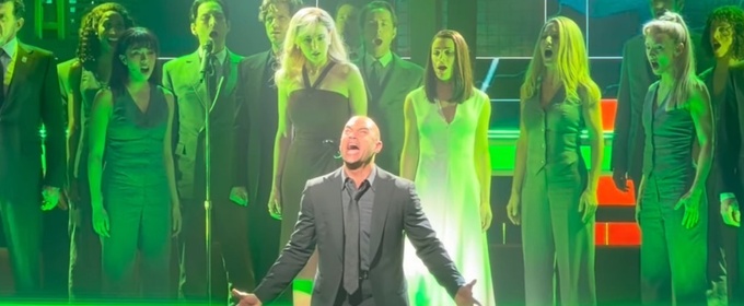 Vidéo : La star des échecs Nicholas Christopher impressionne avec le ...