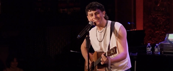 Vidéo : Casey Likes chante Elton John, Broadway au 54 Below