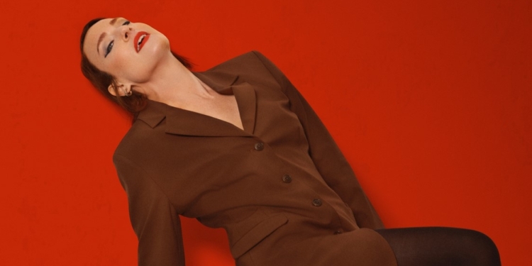 Edinburgh Comedy Award Nominee Sara Barron Brings New Show ANYTHING FOR ...