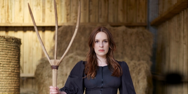 Katie Norris Makes Solo Fringe Debut With FARM FATALE