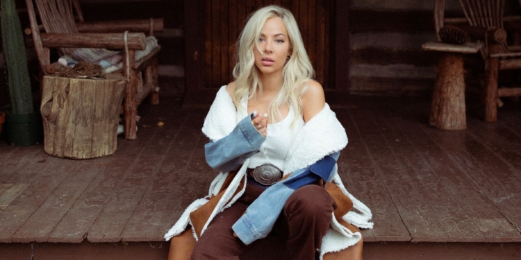 Mackenzie Porter Sets Debut Album 'Nobody's Born With a Broken Heart'