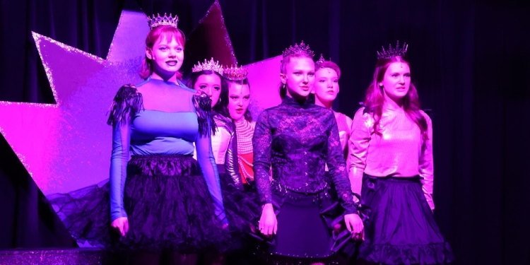 Review: SIX THE MUSICAL: TEEN EDITION at Mount St. Mary Academy