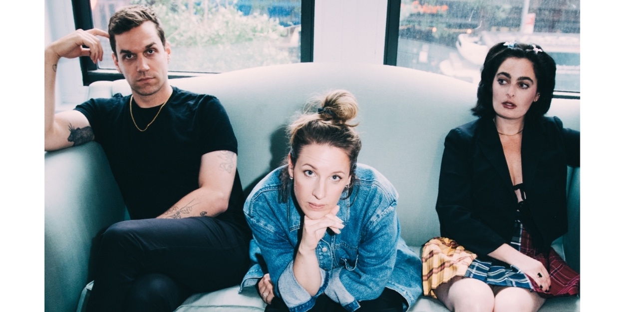 美しい小さなおバカ 概念アルバムリリース：ジェシー・ミュラー、ライアン・バスケス、ハンナ・コーノー