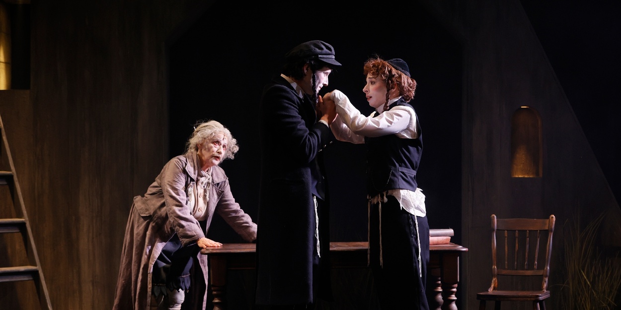 Full Cast Set For YENTL at the Marylebone Theatre
