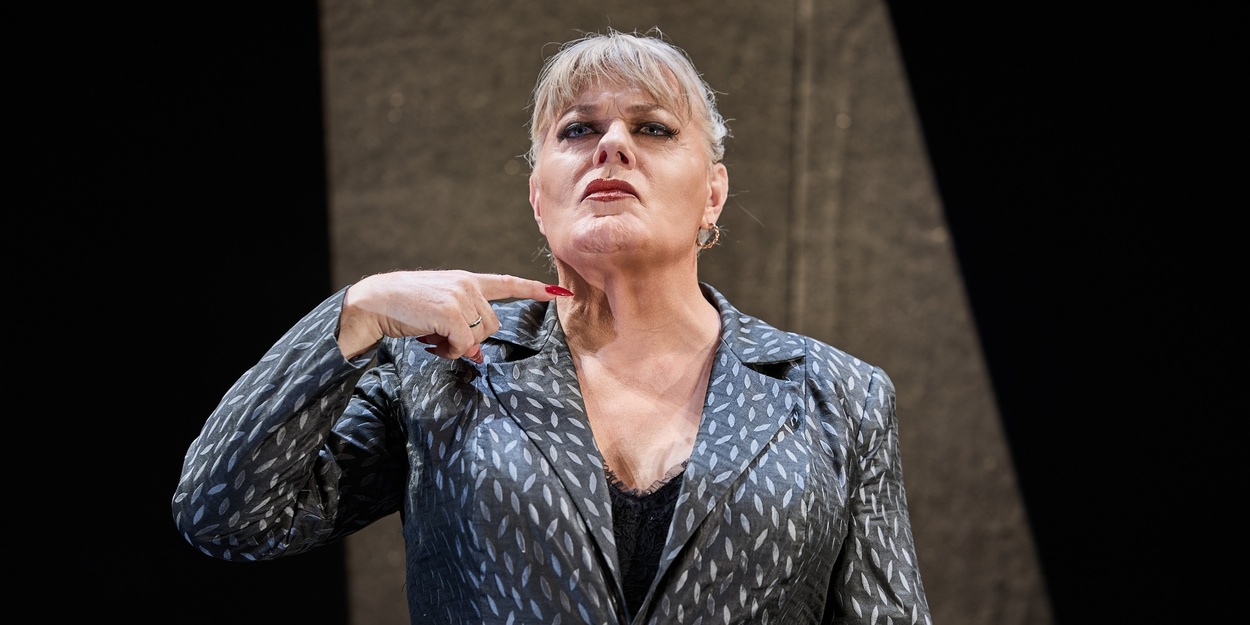 Photos: Eddie Izzard in THE TRAGEDY OF HAMLET at Sydney Opera House