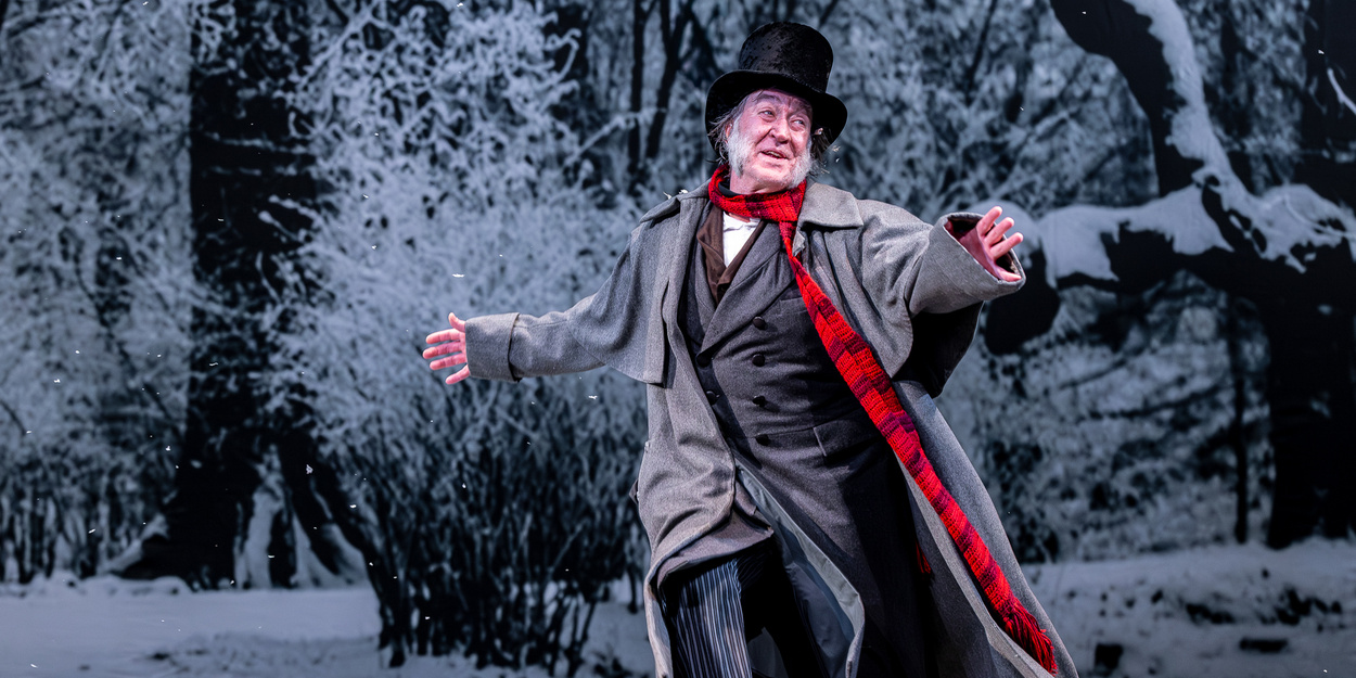 Photos: A CHRISTMAS CAROL At Goodman Theatre