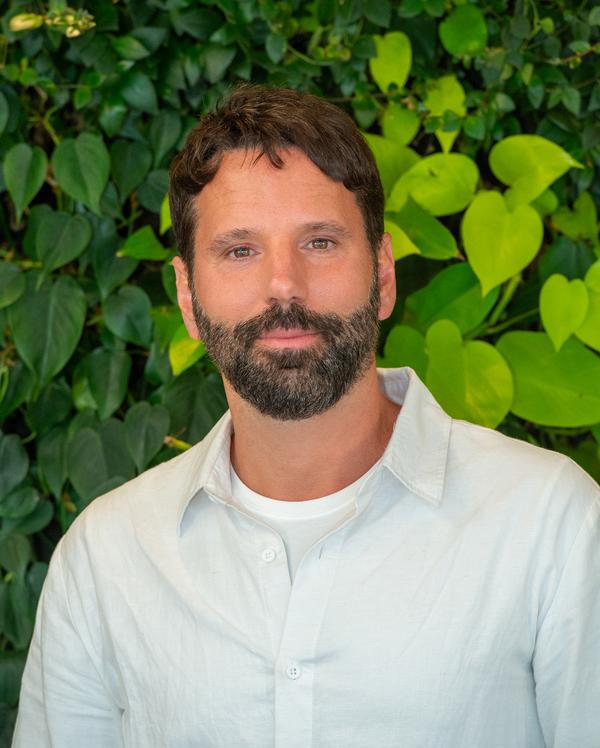 Daniel Pinha: Credits, Bio, News & More | Broadway World