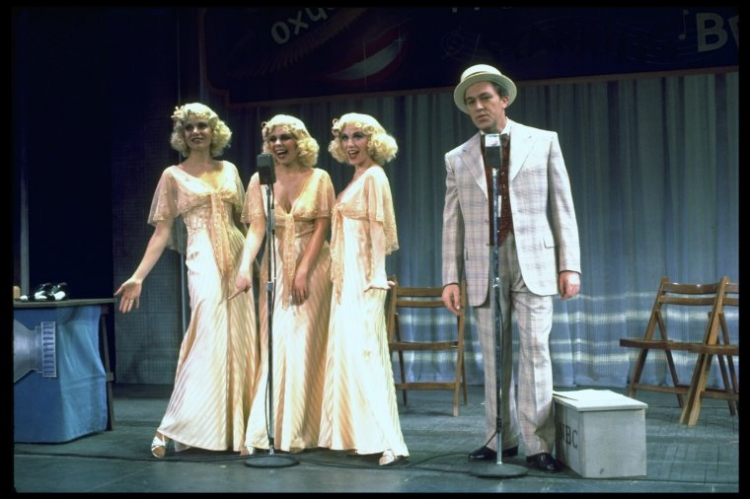 Photosback: Scenes from the Original Production of ANNIE - Andrea ...