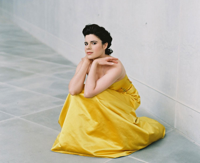 Interview: Grammy Award-Winning Soprano Ana María Martínez Returns to ...