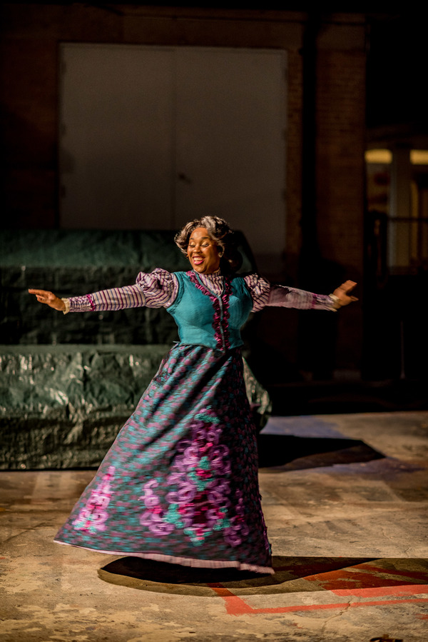 BWW Photo Exclusive: Watch What Happens... Backstage with NEWSIES at ...