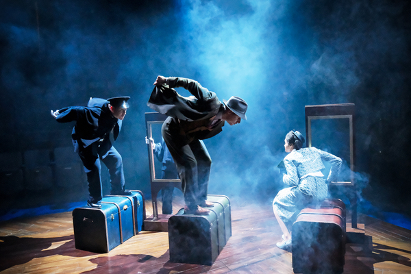 Photos: First Look At THE 39 STEPS At The Stephen Joseph Theatre ...
