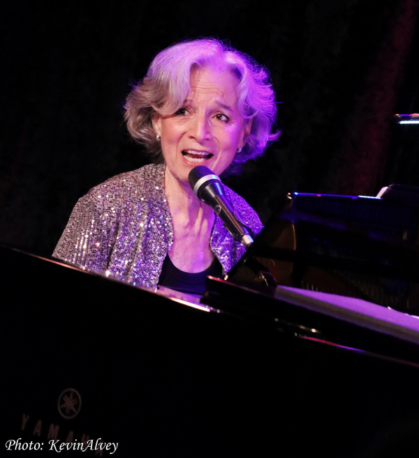 Photos: Singer/Songwriter Amanda McBroom Returns To Birdland Jazz