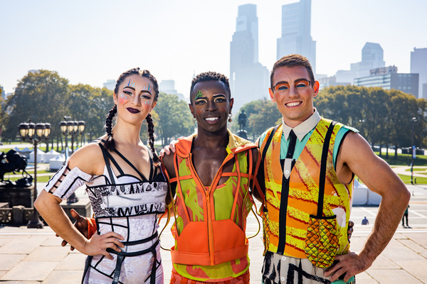 Photos: Cirque Du Soleil BAZZAR Artists Visit Philadelphia Museum Of ...