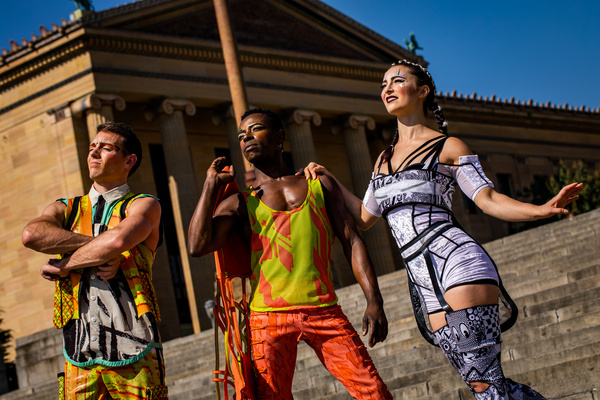 Photos: Cirque Du Soleil BAZZAR Artists Visit Philadelphia Museum Of ...