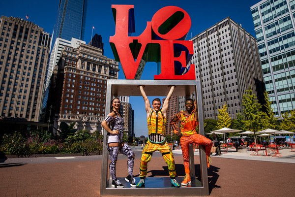 Photos: Cirque Du Soleil BAZZAR Artists Visit Philadelphia Museum Of ...