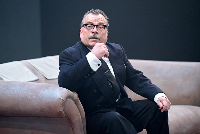 Photos: First Look at Jared Harris in Young Vic's THE HOMECOMING