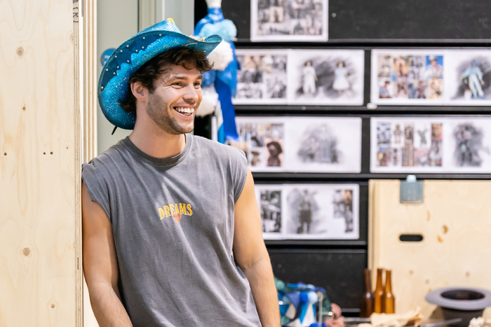 Photos: First Look at Rehearsals for THE WIZARD OF OZ UK and Ireland Tour