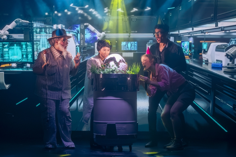 Review: JURASSIQ PARQ at SF Oasis