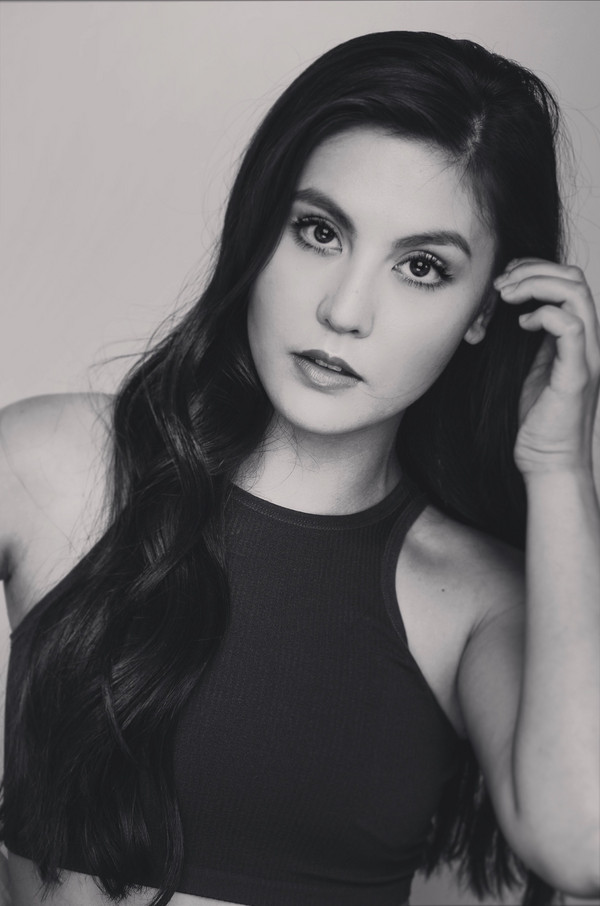 Zoe Jensen Headshot Photo