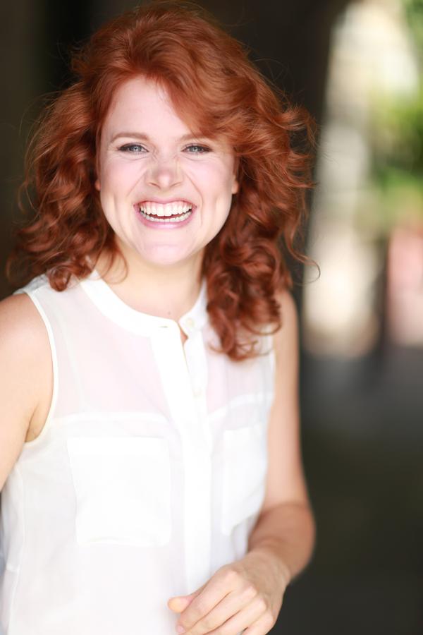 Claire Neumann Headshot Photo