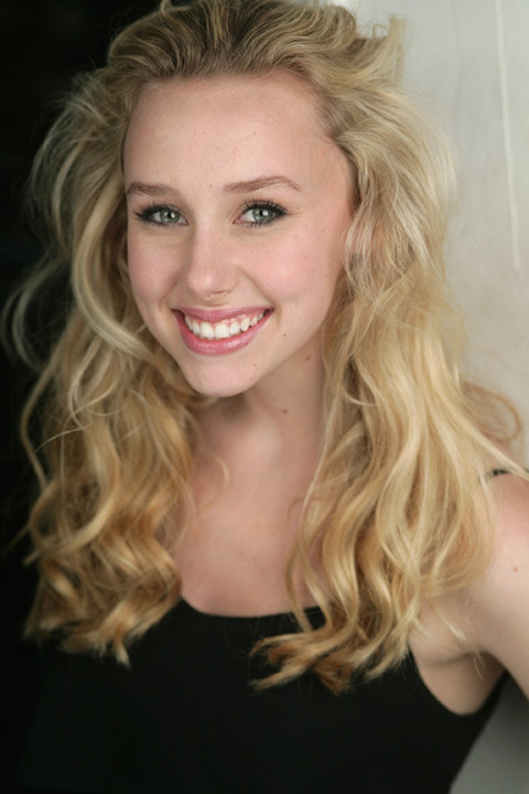 Olivia Scott Headshot Photo