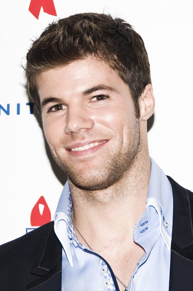 Nic Robuck Headshot Photo